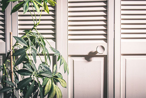 Wood Louvered Sliding Closet Doors | Dandk Organizer Wood Louvered Sliding Closet Doors | Dandk Organizer